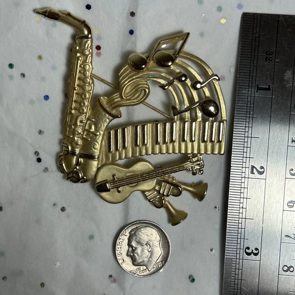 Ajc | Jewelry | Vintage Signed Ajc Gold Musical Brooch Pin Saxophone ...